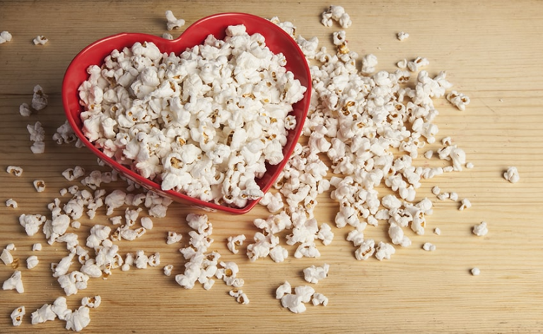 Case of piece of popcorn stuck in the teeth leading to endocarditis