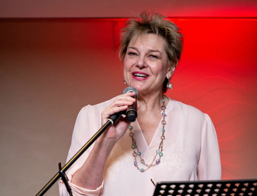 Dr Coetzee: Discoverer of the First Omicron Case - MEDizzy Journal